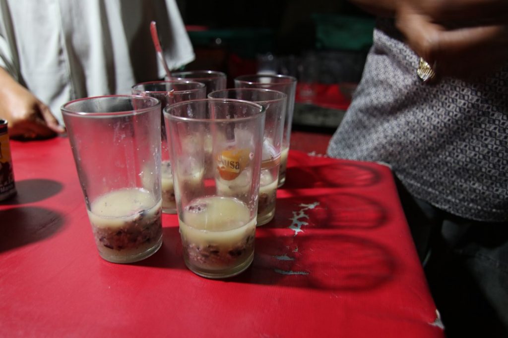 Wedang Cor Mbah As, Kuliner Unik yang Hanya Ada di Jember