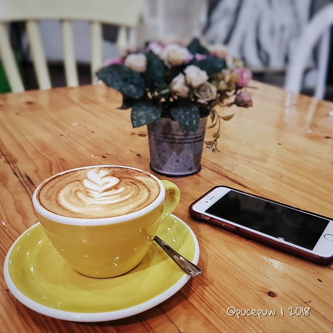 Kafe di Surabaya yang Sediakan Banyak Colokan, Betah Nongkrong Lama