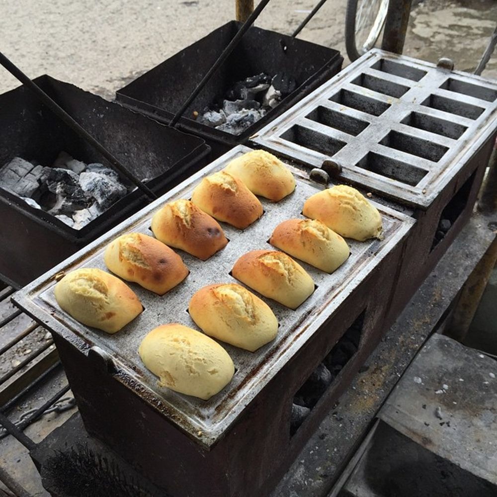 4 Kue Balok di Bandung yang Lelehan Isinya Bikin Ngiler