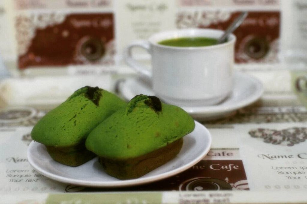 4 Kue Balok di Bandung yang Lelehan Isinya Bikin Ngiler