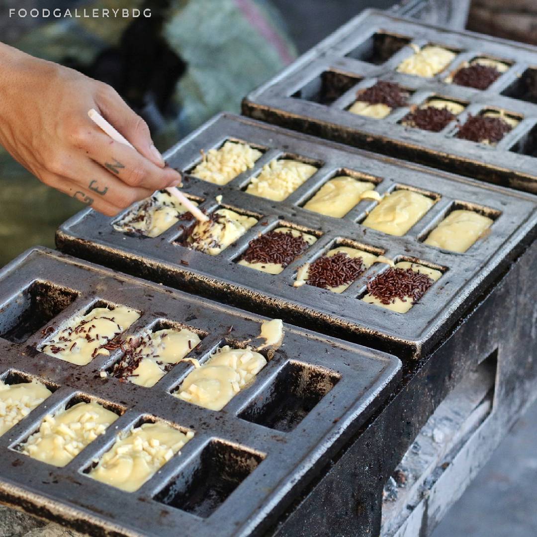 4 Kue Balok di Bandung yang Lelehan Isinya Bikin Ngiler
