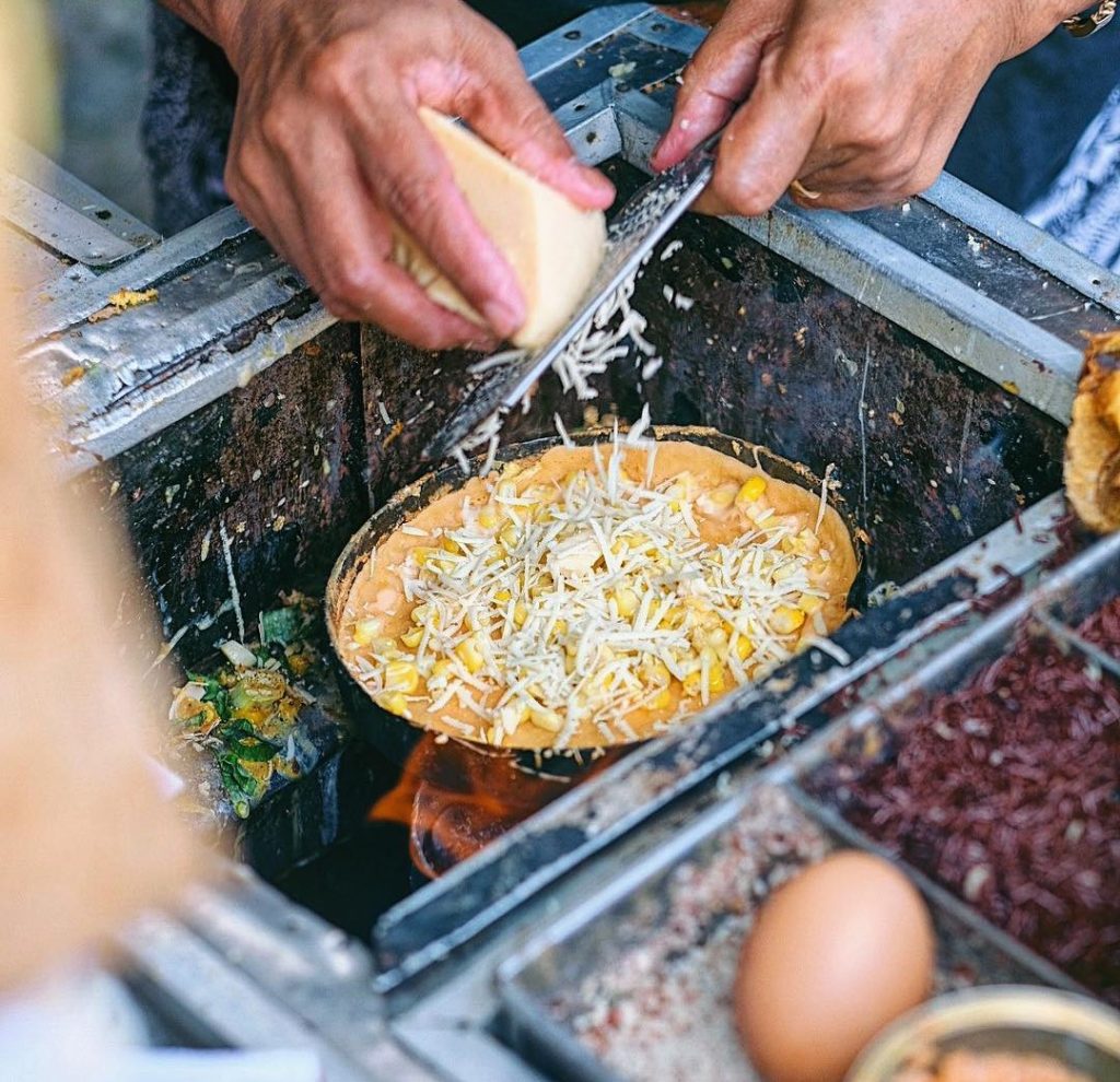 Jajanan Kaki Lima Hits yang Jadi Buruan Kuliner, Sudah Coba yang Mana?