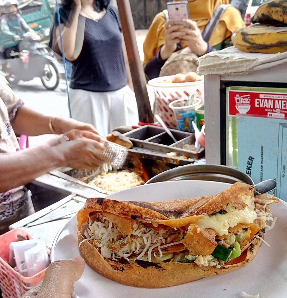 Jajanan Kaki Lima Hits yang Jadi Buruan Kuliner, Sudah Coba yang Mana?