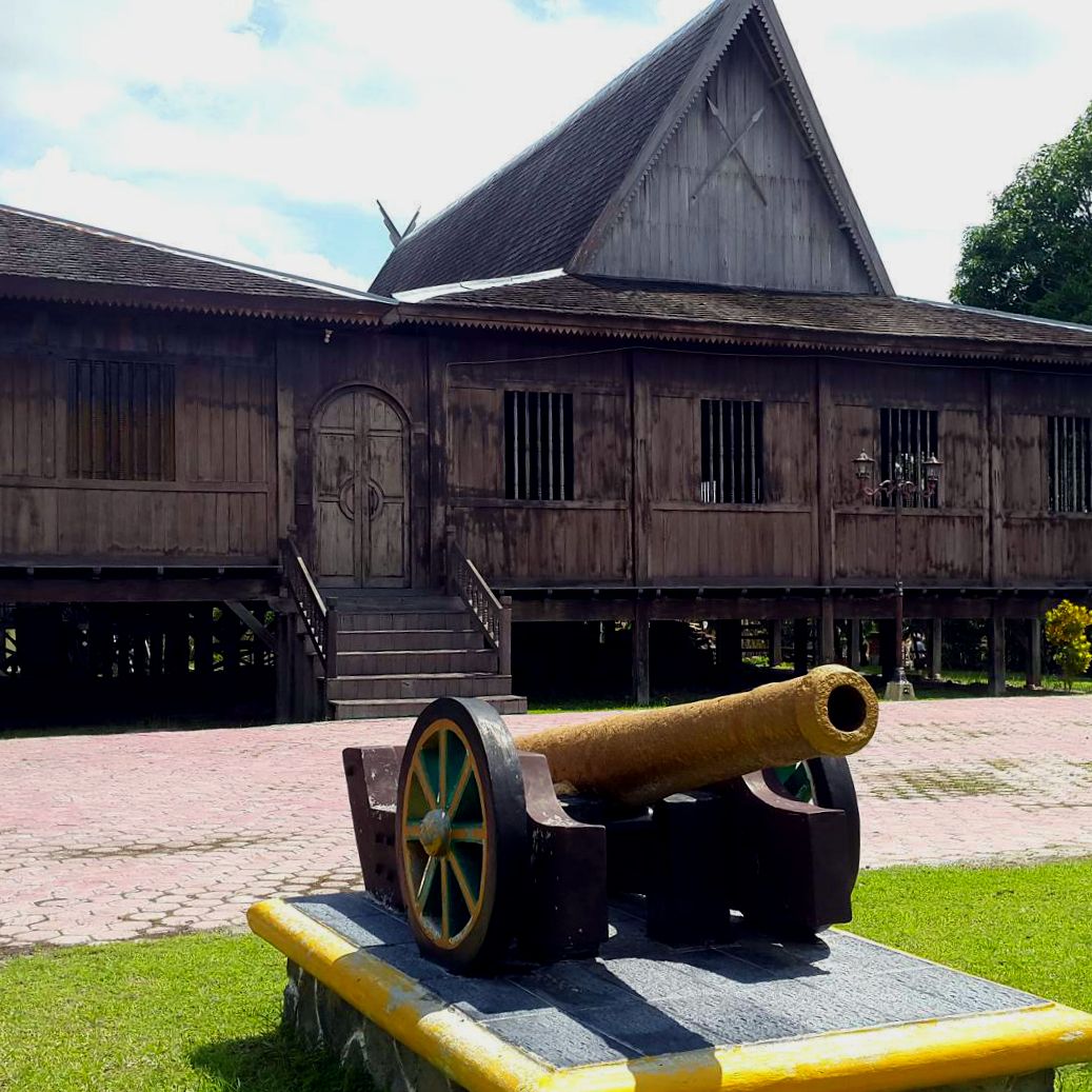 Eloknya Istana Kuning, Peninggalan Kerajaan Kutaringin di Pangkalan Bun