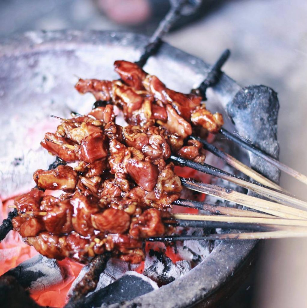 Sate Petir Pak Nano, Sensasi Pedas Ketar Ketir yang Melegenda