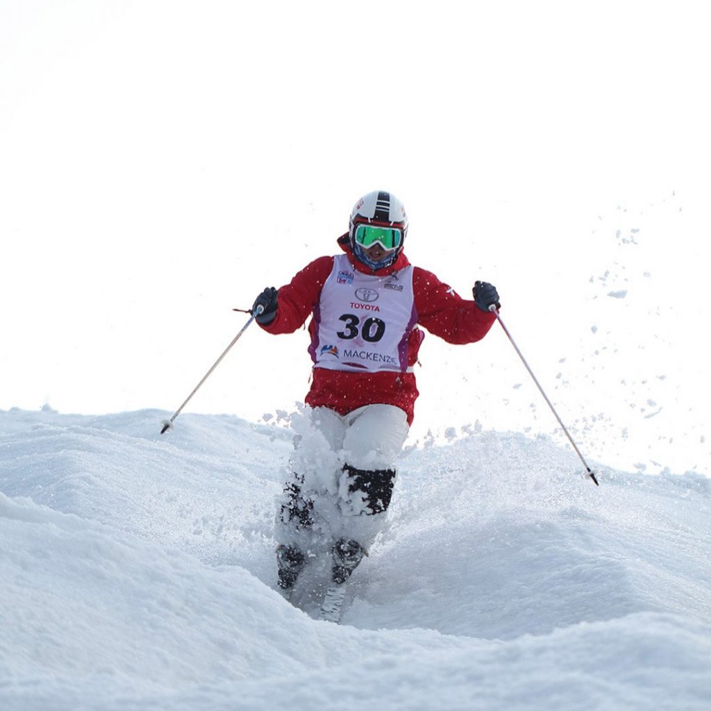 Tak Perlu ke Eropa, Kamu Bisa Merasakan Ski Salju di Negara Tetangga