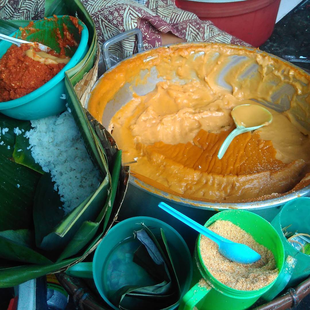 Sarapan Sego Rumo, Kuliner Khas Gresik yang Unik