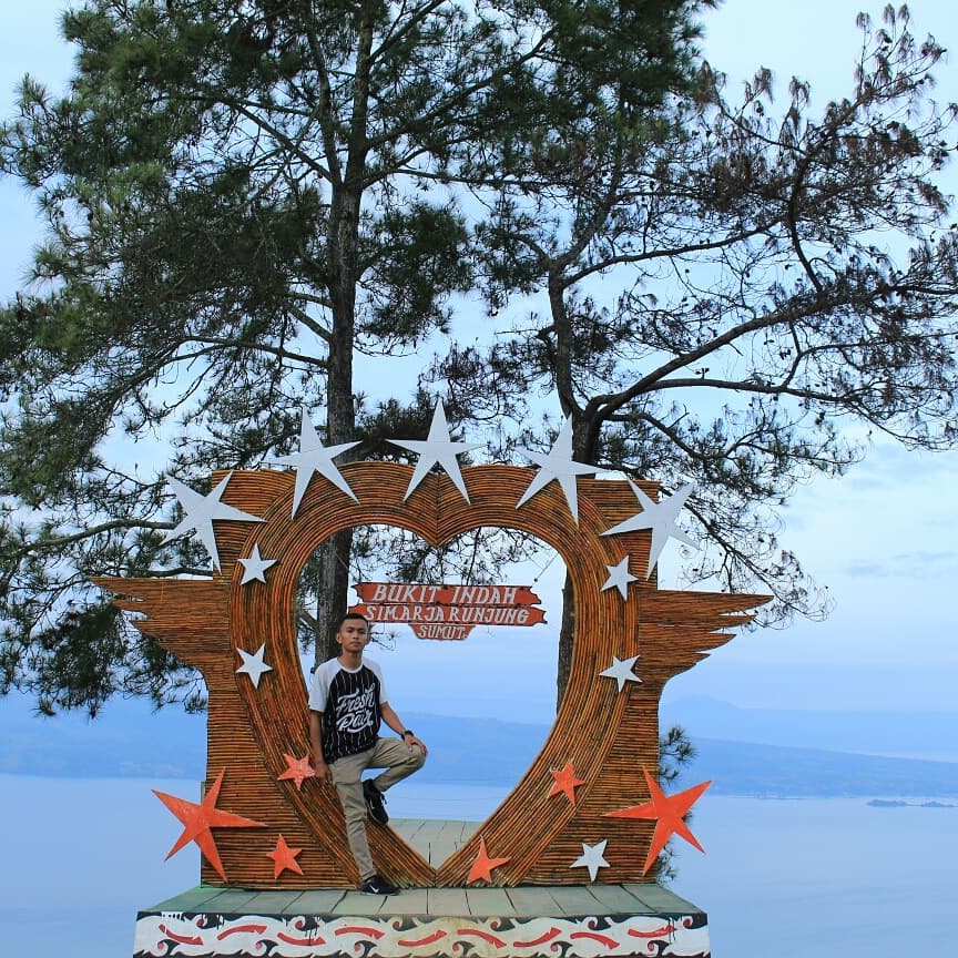 Bukit Indah Simarjarunjung, Lokasi Wisata Selfie Hits di Sumut