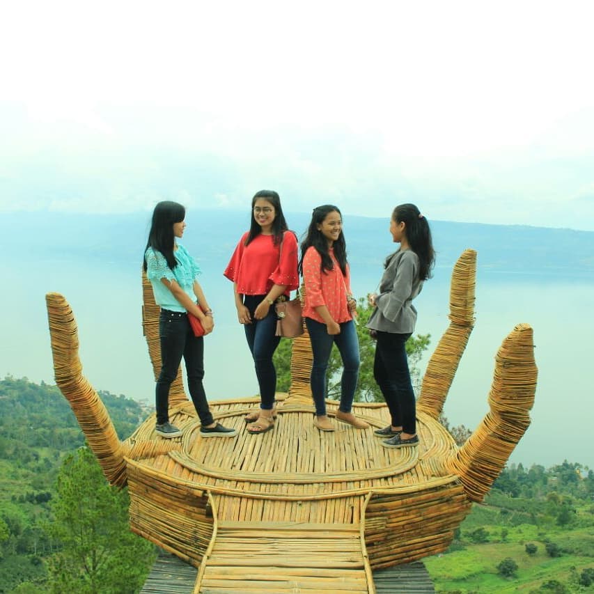 Bukit Indah Simarjarunjung, Lokasi Wisata Selfie Hits di Sumut