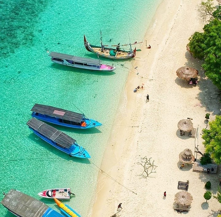 4 Spot Snorkeling di Madura dengan Terumbu Karang Penuh Warna