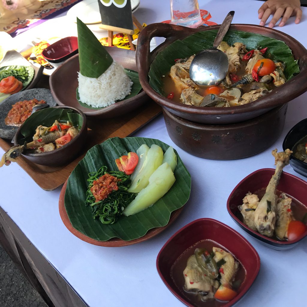 Mengenal Ayam Kesrut Kuliner Khas Suku Osing Di Festival Bakul