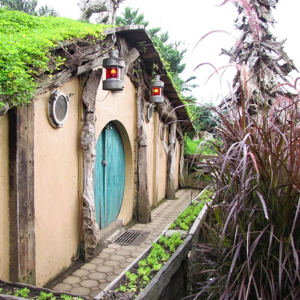 4 Destinasi Wisata Rumah Hobbit di Indonesia, Punya Karakter yang Berbeda