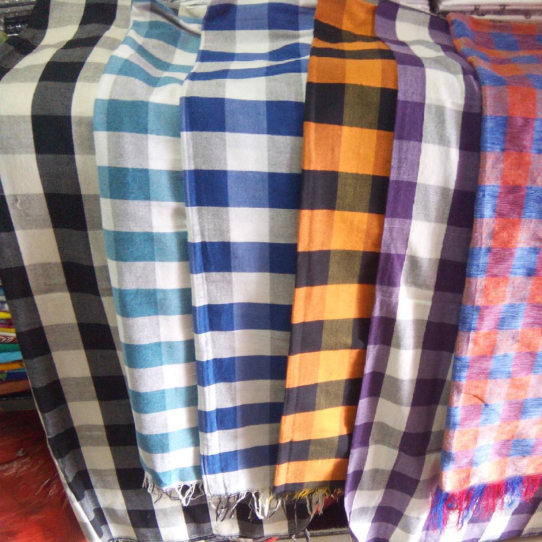 Berseni Tinggi dan Tak Boleh Terlupa, Deretan Sarung Tradisional Khas ...