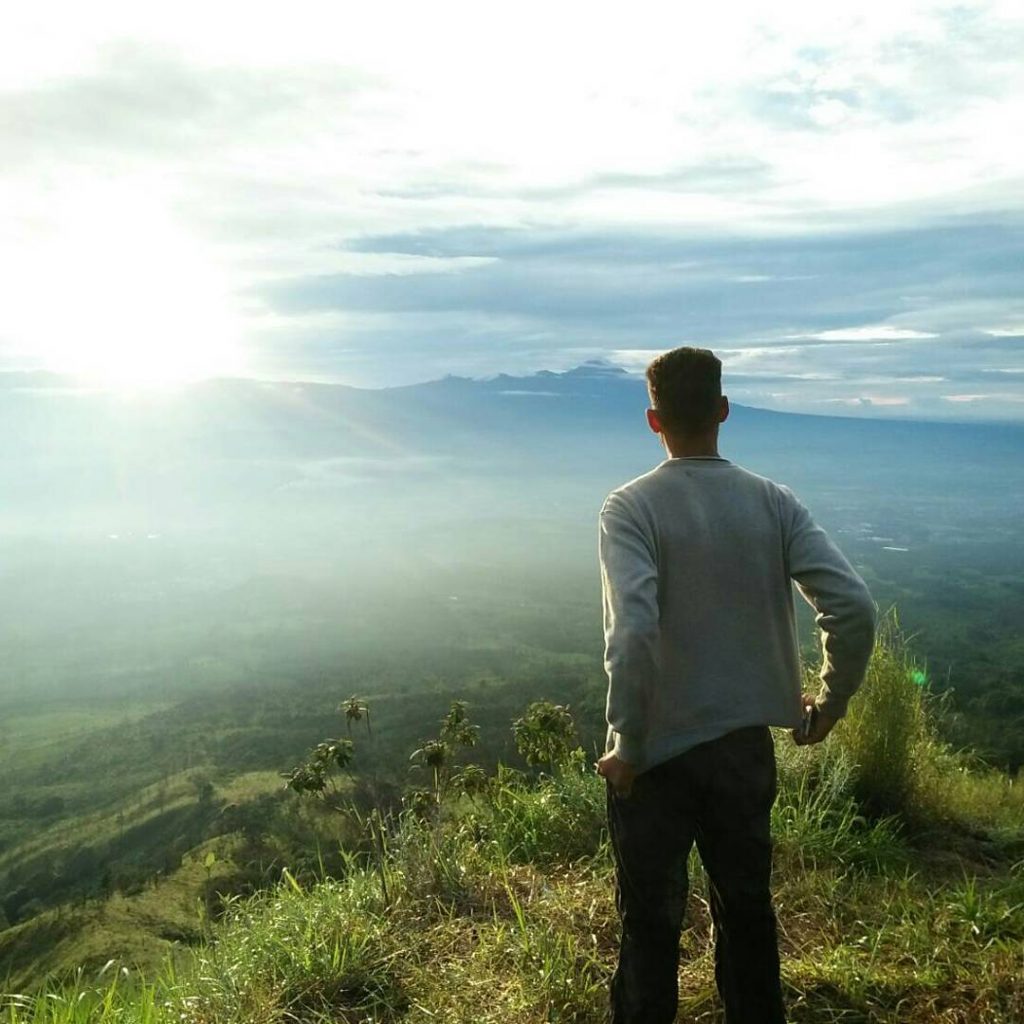 Pesona Sabana Lincing, Bukit di Malang untuk Menikmati Sunrise