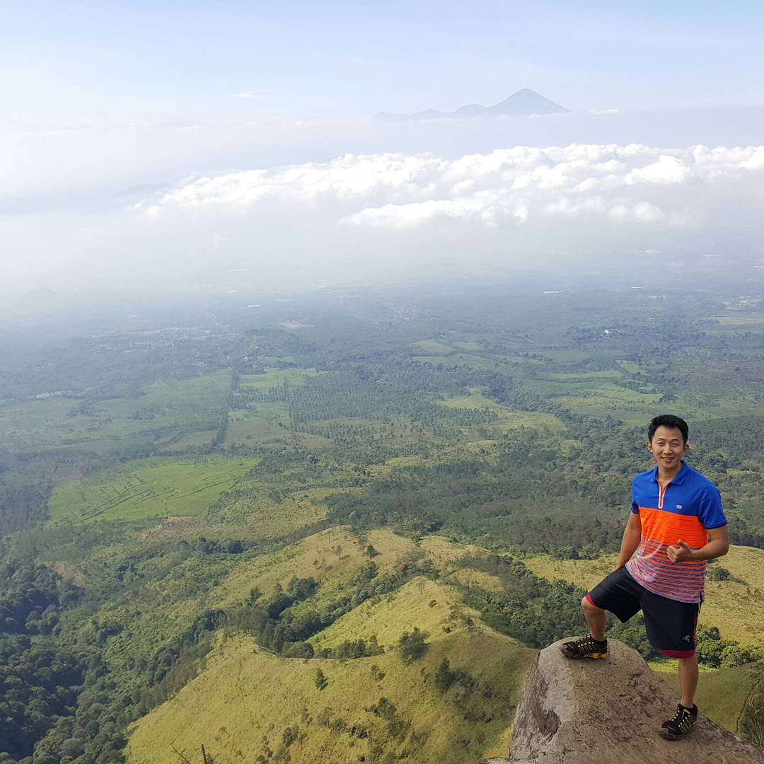 Pesona Sabana Lincing, Bukit di Malang untuk Menikmati Sunrise