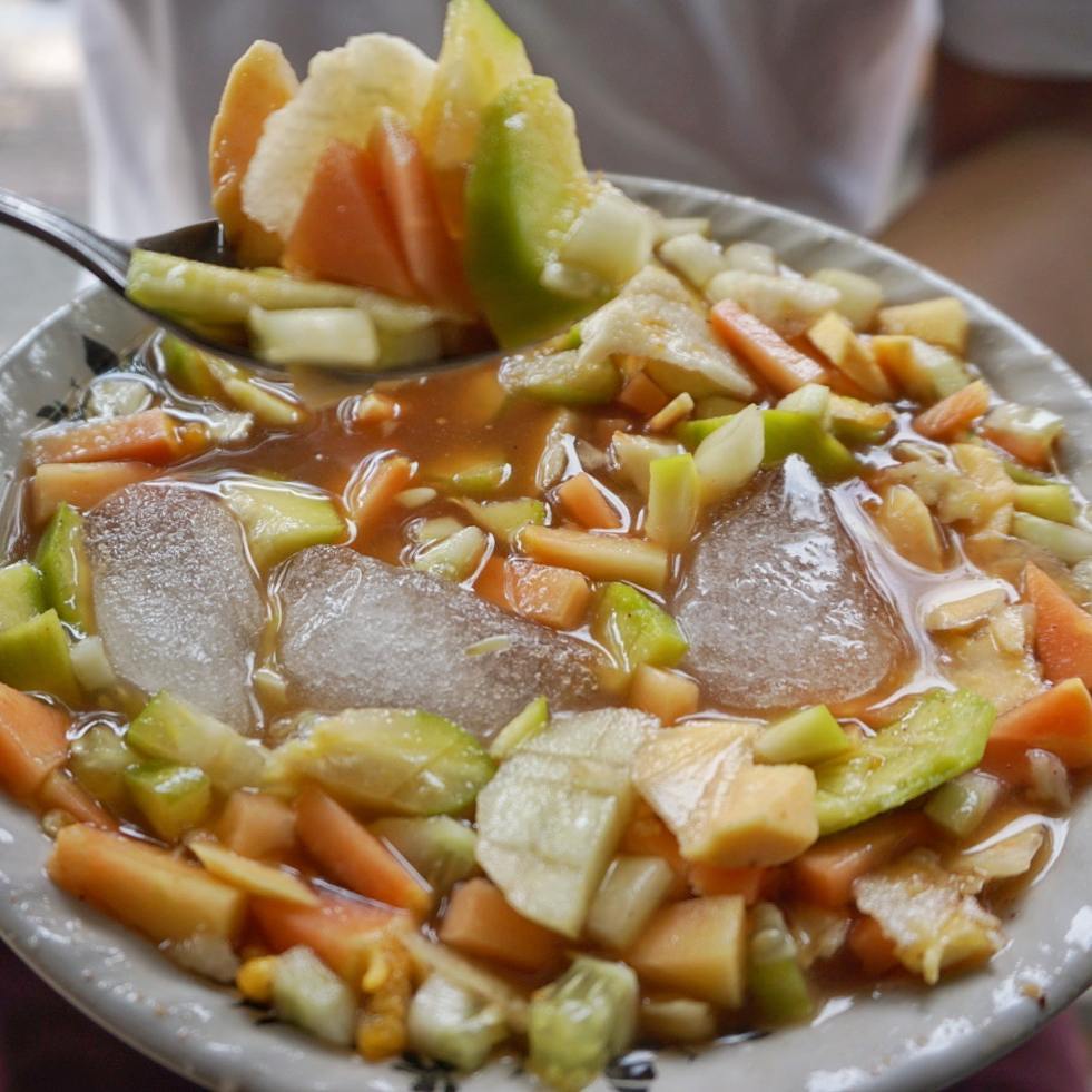 Rujak Cemplung Banyuwangi, Mirip es Buah Karena Bukan Rujak Biasa