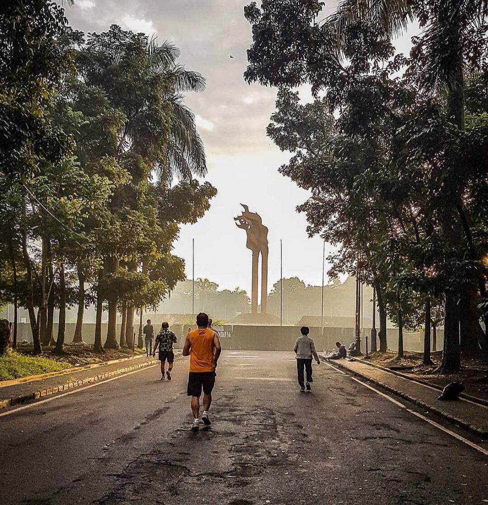 Wisata Jalan kaki di Bandung yang Sejuk dengan Pepohonan Rindang