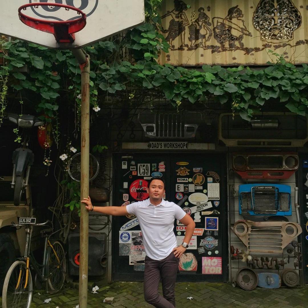 Unik, 4 Kafe Ini Berkonsep Bengkel dengan Beragam Onderldil