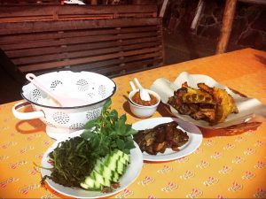 Ayam Goreng Mbah Cemplung, Kuliner ‘Mblusuk’ di Jogja yang Istimewa
