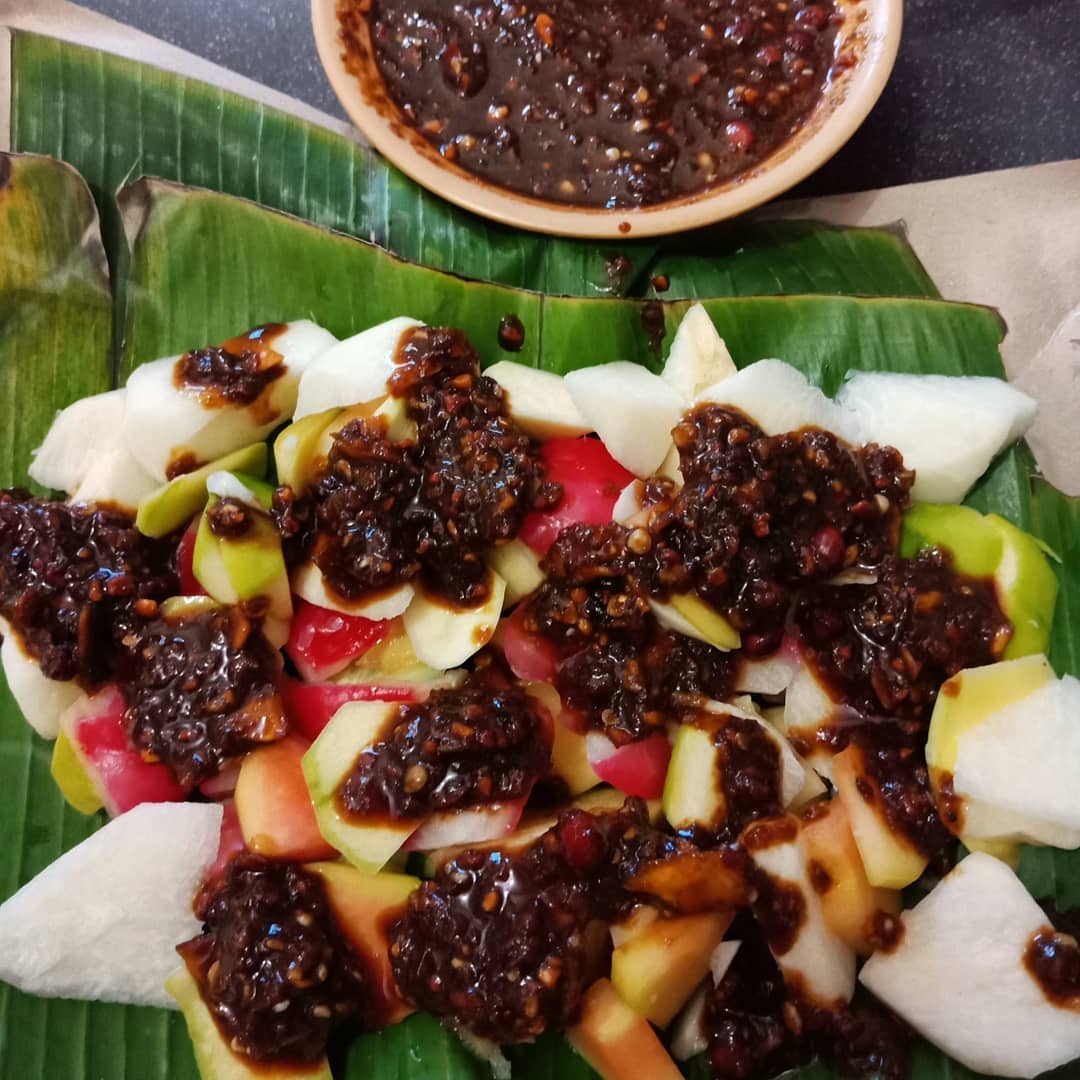 Rujak Kolam Medan, Kuliner Pedas yang Menggugah Selera