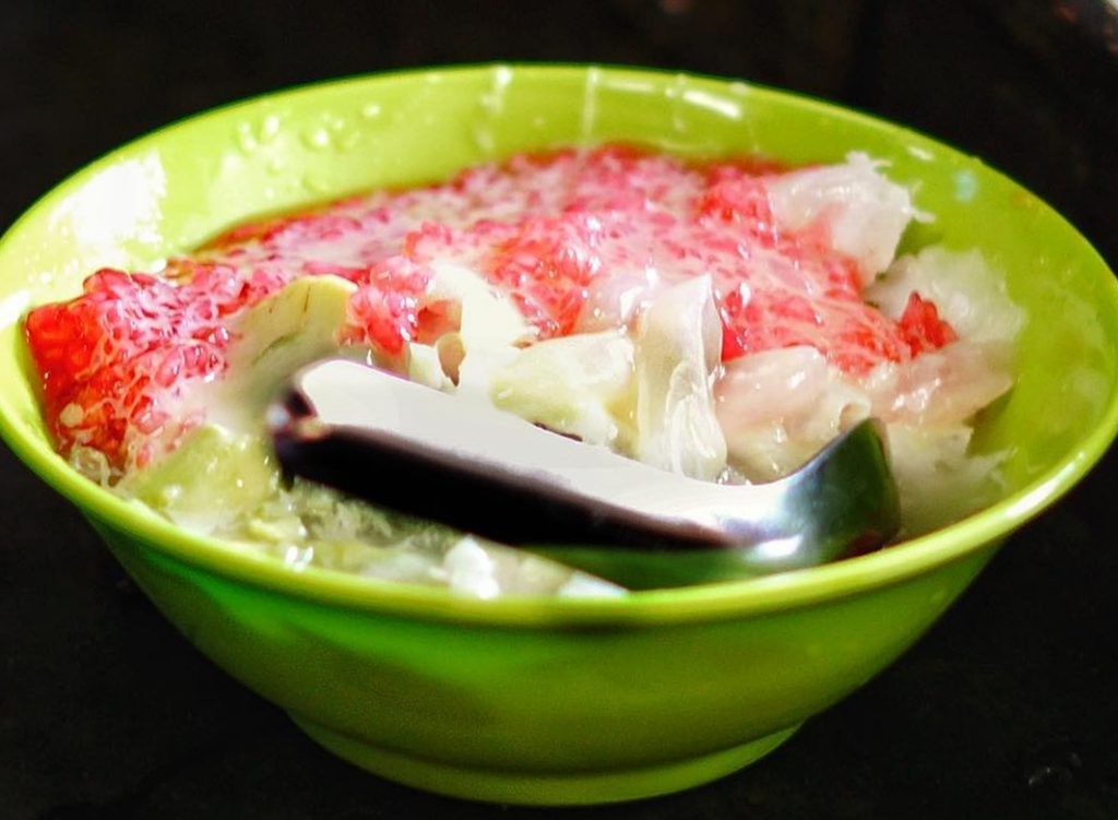 Es Sekoteng Bungsu, Kuliner Legendaris Bandung yang Bikin Ketagihan