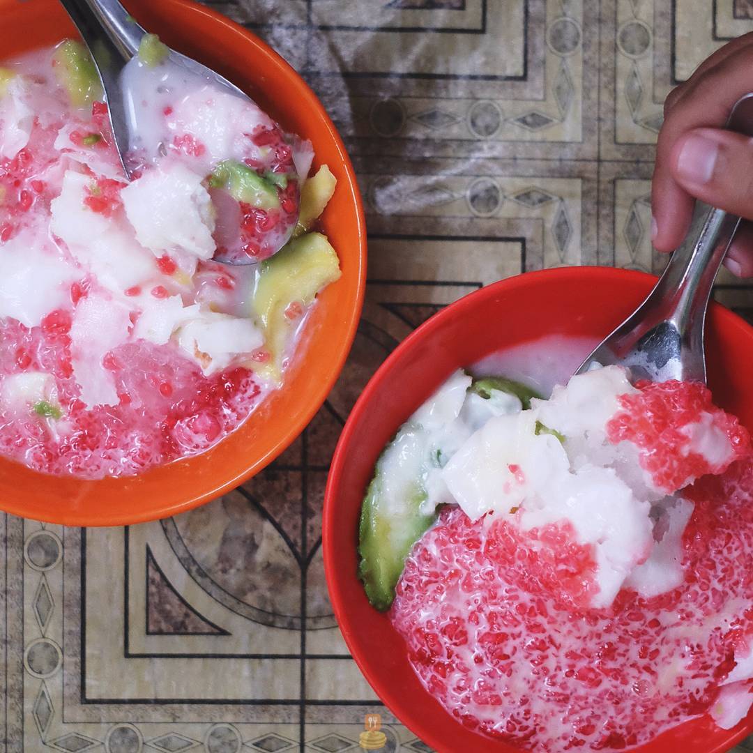 Es Sekoteng Bungsu, Kuliner Legendaris Bandung yang Bikin Ketagihan