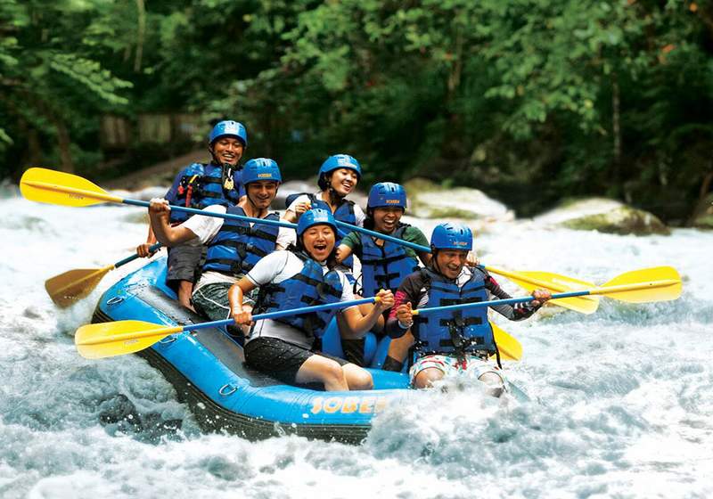 Ini yang Perlu Kamu Siapkan untuk Rafting yang Penuh Tantangan