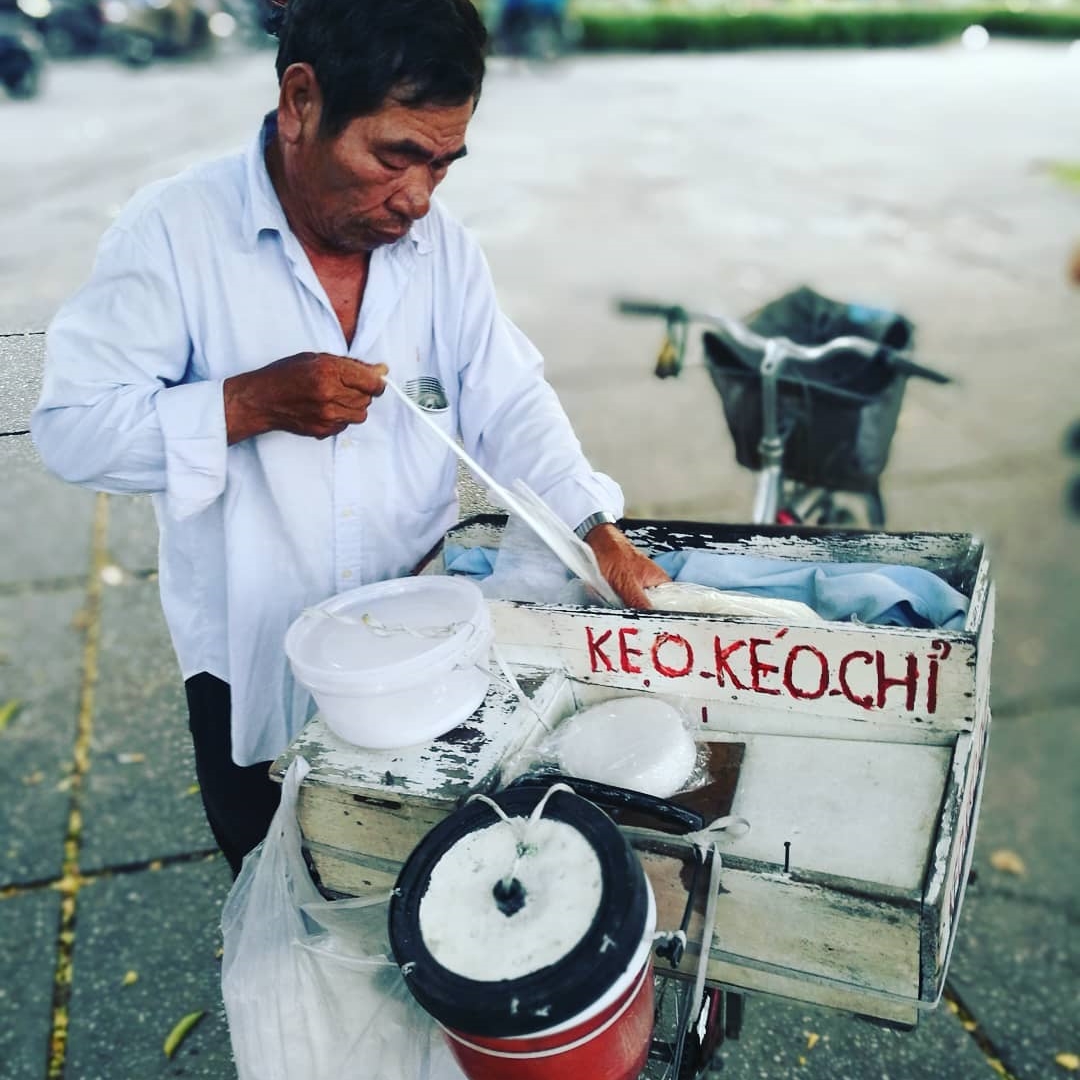 Keo Chi, Jajanan Unik di Vietnam Berisi Permen Mie