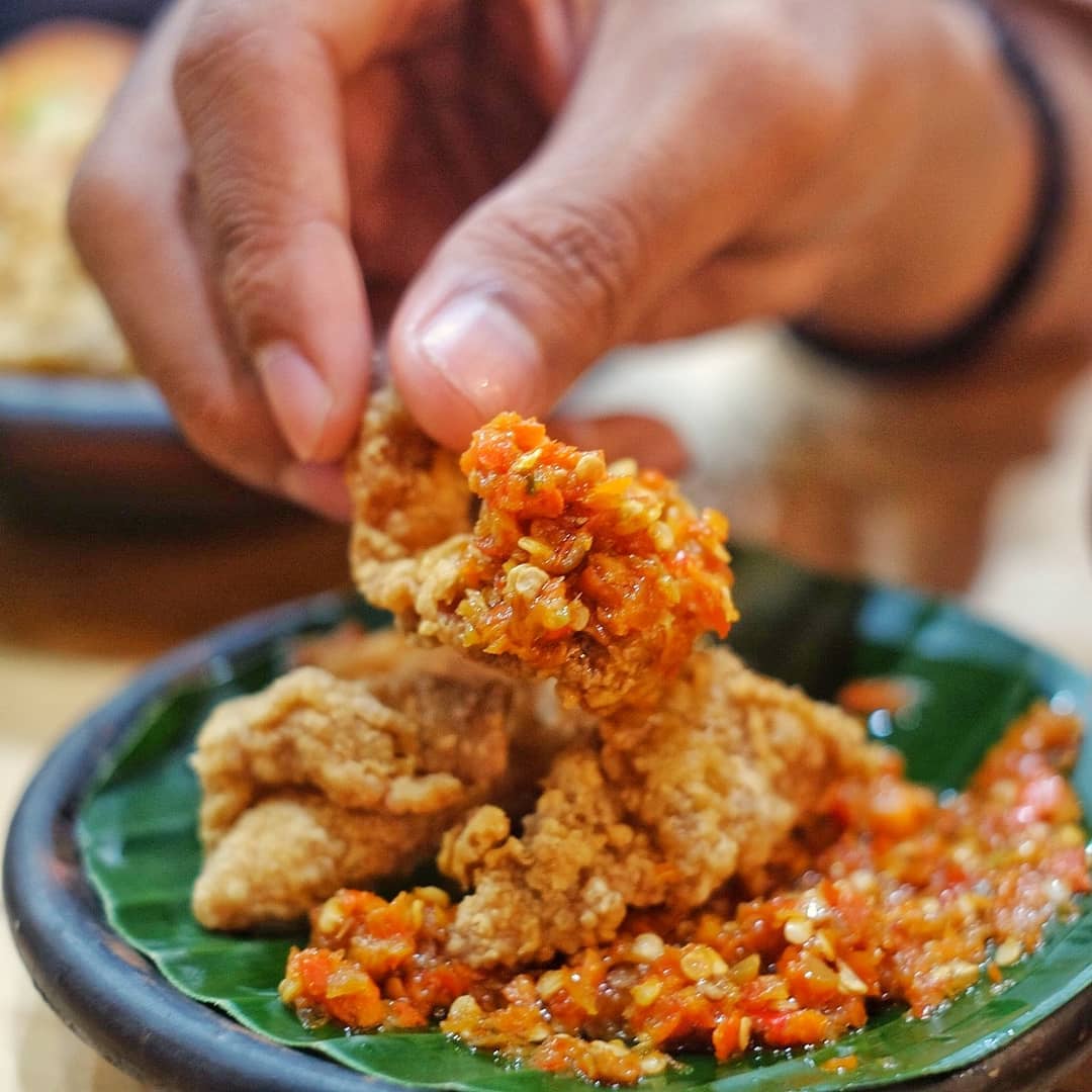 Kuliner Penyetan di Jakarta, Pedas Sambalnya Juara!