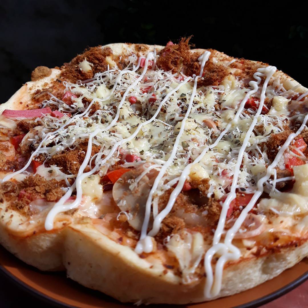Pizza Unik, Enaknya Gabungan Kuliner Tradisional dan Italia