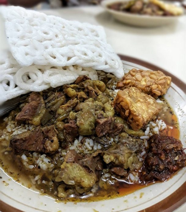 Rawon Legendaris di Surabaya, Kuah-kuah Pelepas Dahaga saat Berbuka