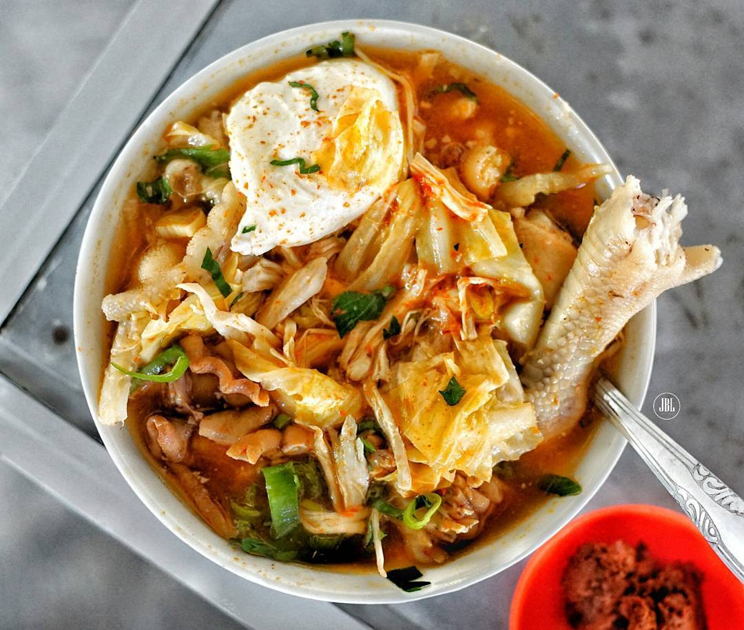 Sop Merah Bu Asih Jogja, Kuliner Legendaris di Simpang Tiga ...