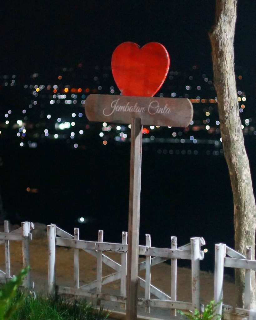 Spot Riyadi, Lokasi Tepat Menyesapi Kemegahan Prambanan dari Ketinggian