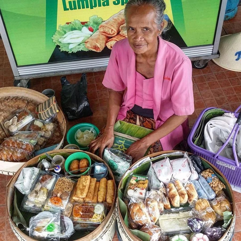 Borong Kue dari Toko Roti Legendaris Jogja Saat Mudik ke Kota Gudeg