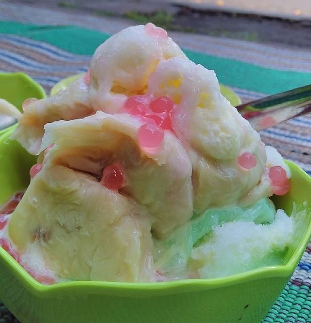 Es Durian Runtuh Jember, Segarnya Sukses Bikin Ngiler