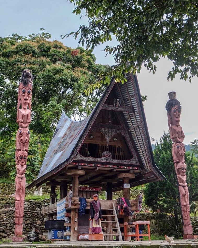 Huta Siallagan, Menyelami Tradisi Kanibal Suku Batak di Samosir