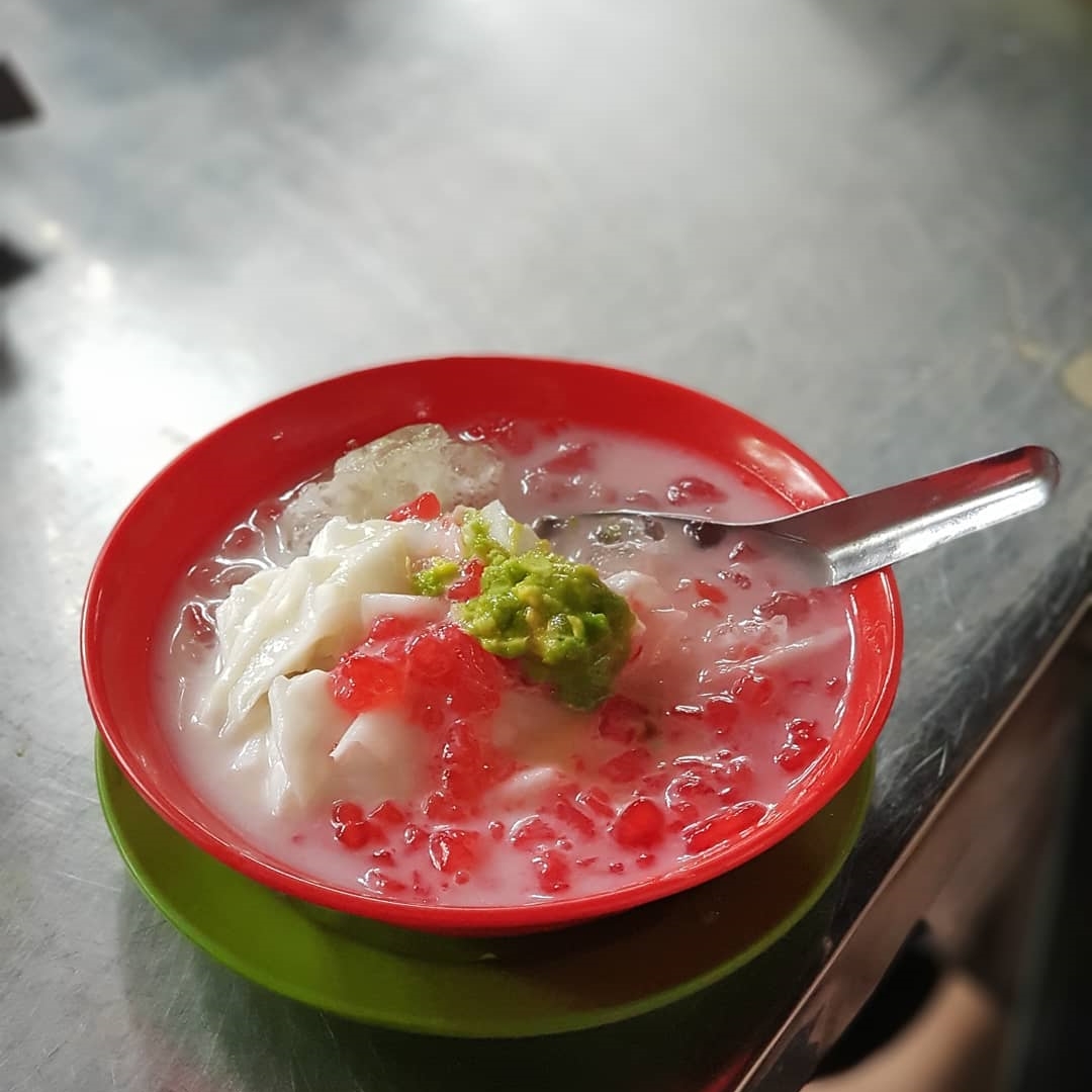 Nikmatnya Siomay dan Es Sekoteng Boper yang Nendang di Kota Bogor