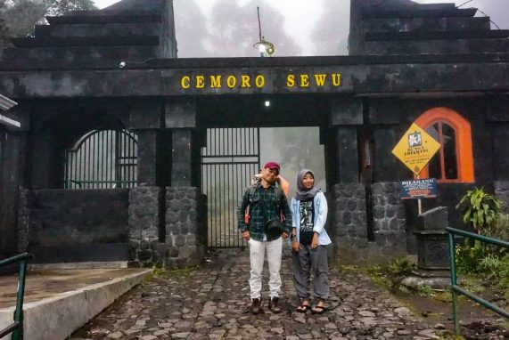 Menaklukkan Puncak Gunung Lawu Via Cemoro Sewu