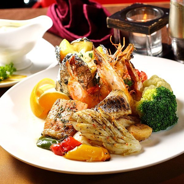 The Edge Restaurant Medan, Makan Malam Romantis Serasa Dewa