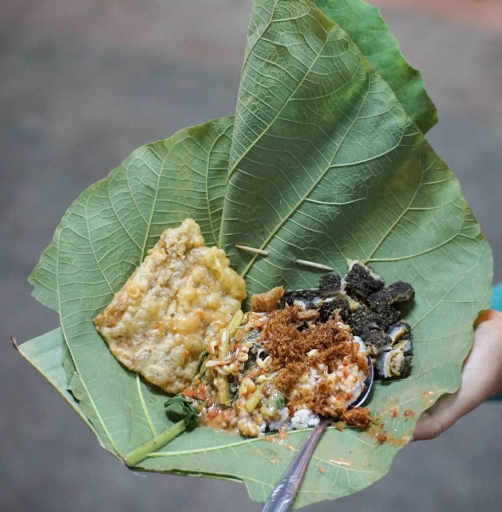 Pecel Letok Pincuk Daun Jati, Kuliner Khas Ngawi Rekomended Dicicipi