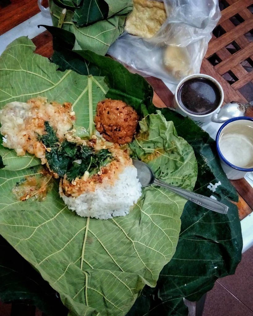 Pecel Letok Pincuk Daun Jati, Kuliner Khas Ngawi Rekomended Dicicipi