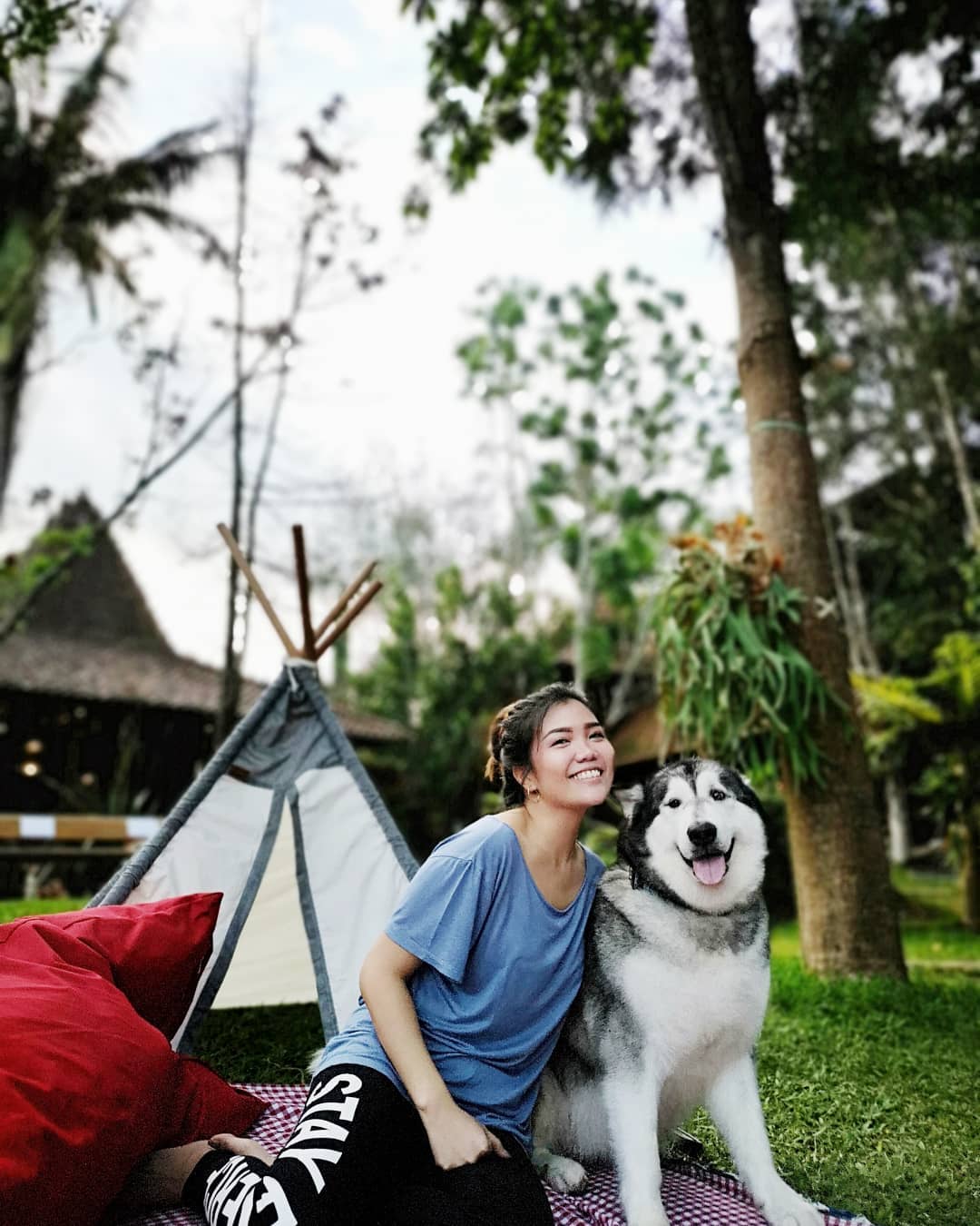 Kalau Kamu Pet Person, 4 Tempat Nongkrong Ini Bisa Kamu Coba