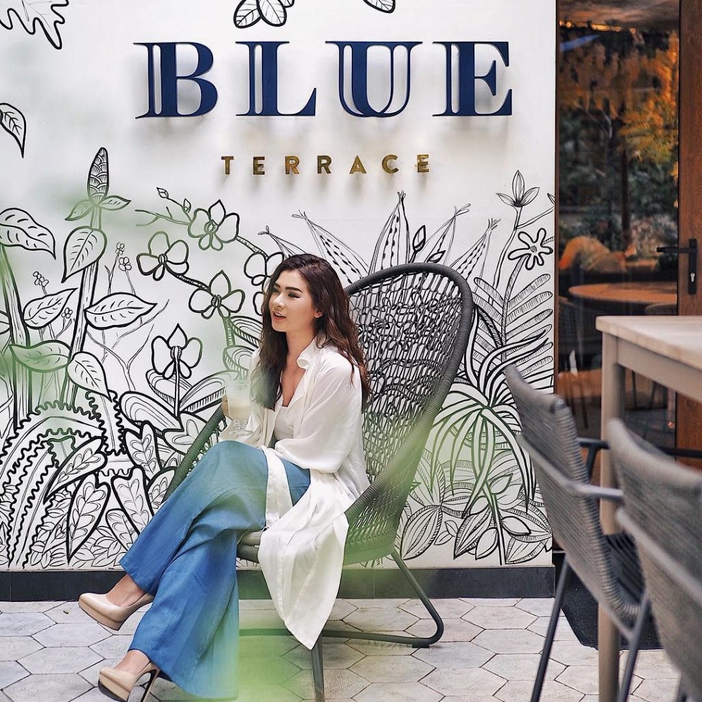 Nongkrong Seru di Blue Terrace Jakarta, Resto Keren dengan Menu Fotogenik