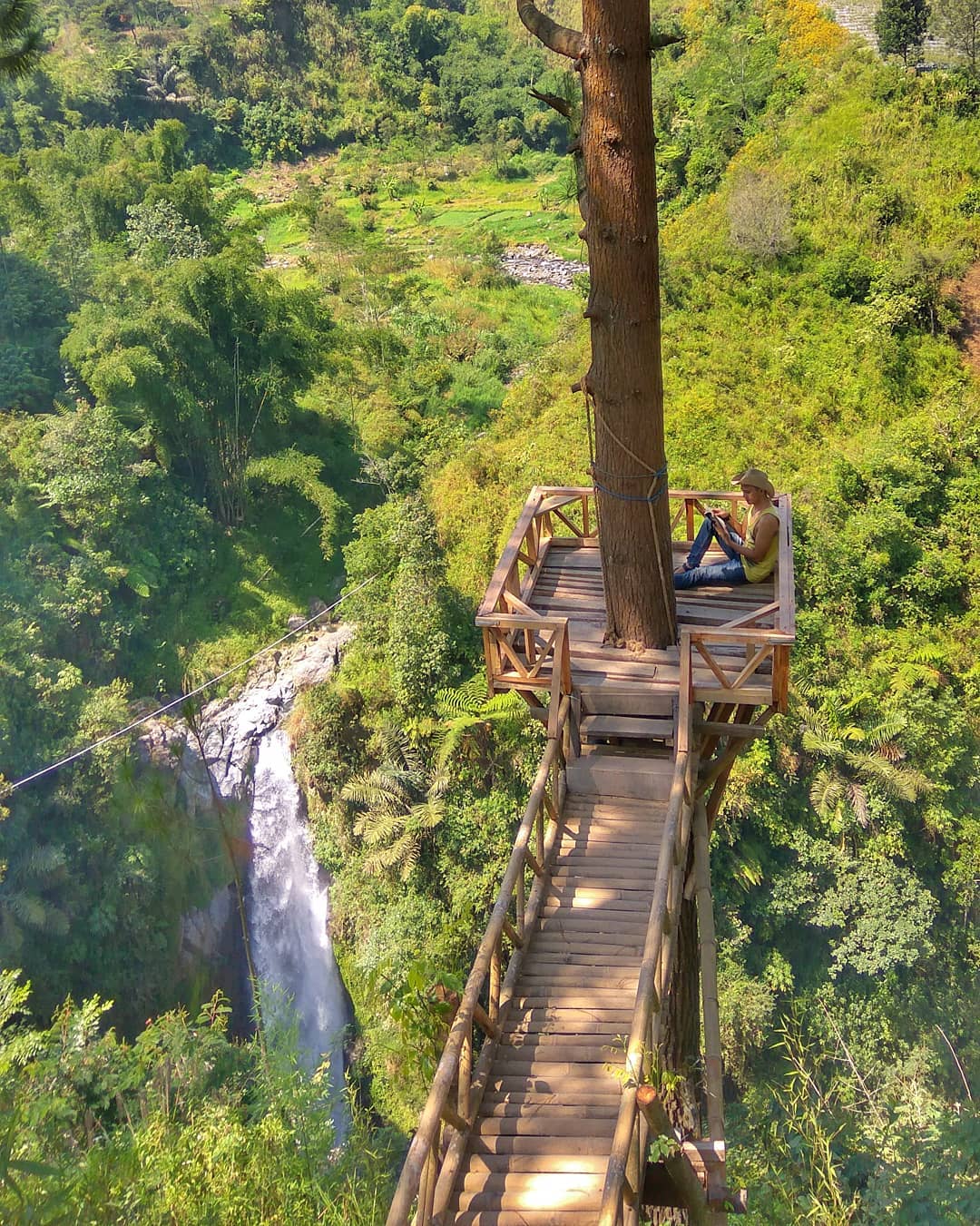 Nggak Hanya Ada Borobudur, Ini Pilihan Air Terjun di Magelang