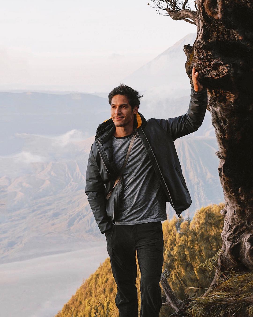 10 Machonya Richard Kyle yang Hobi Jelajah Alam, Teman Dekat Jessica ...