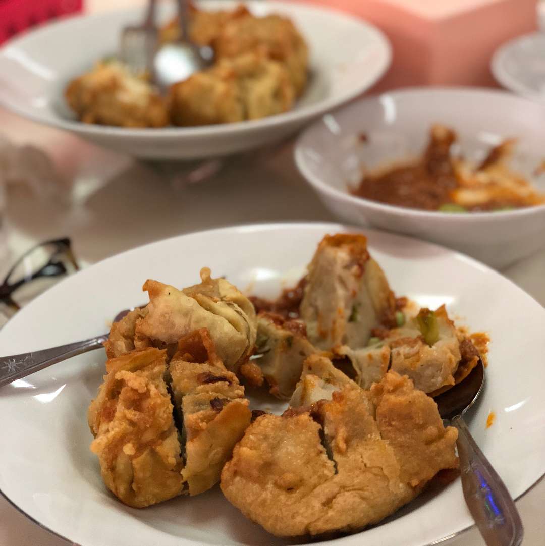 Batagor Riri di Bandung, Cemal Cemil Legendaris Sejak 1985