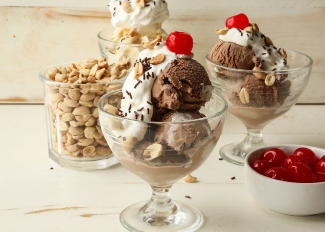 5 Jenis Es Krim Sundae, Kudapan Nikmat di Musim Panas