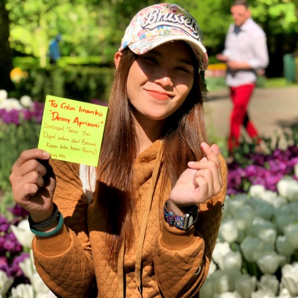 Inspirasi Liburan dari Atlet Pencak Silat yang Cantik Jelita Wewey Wita