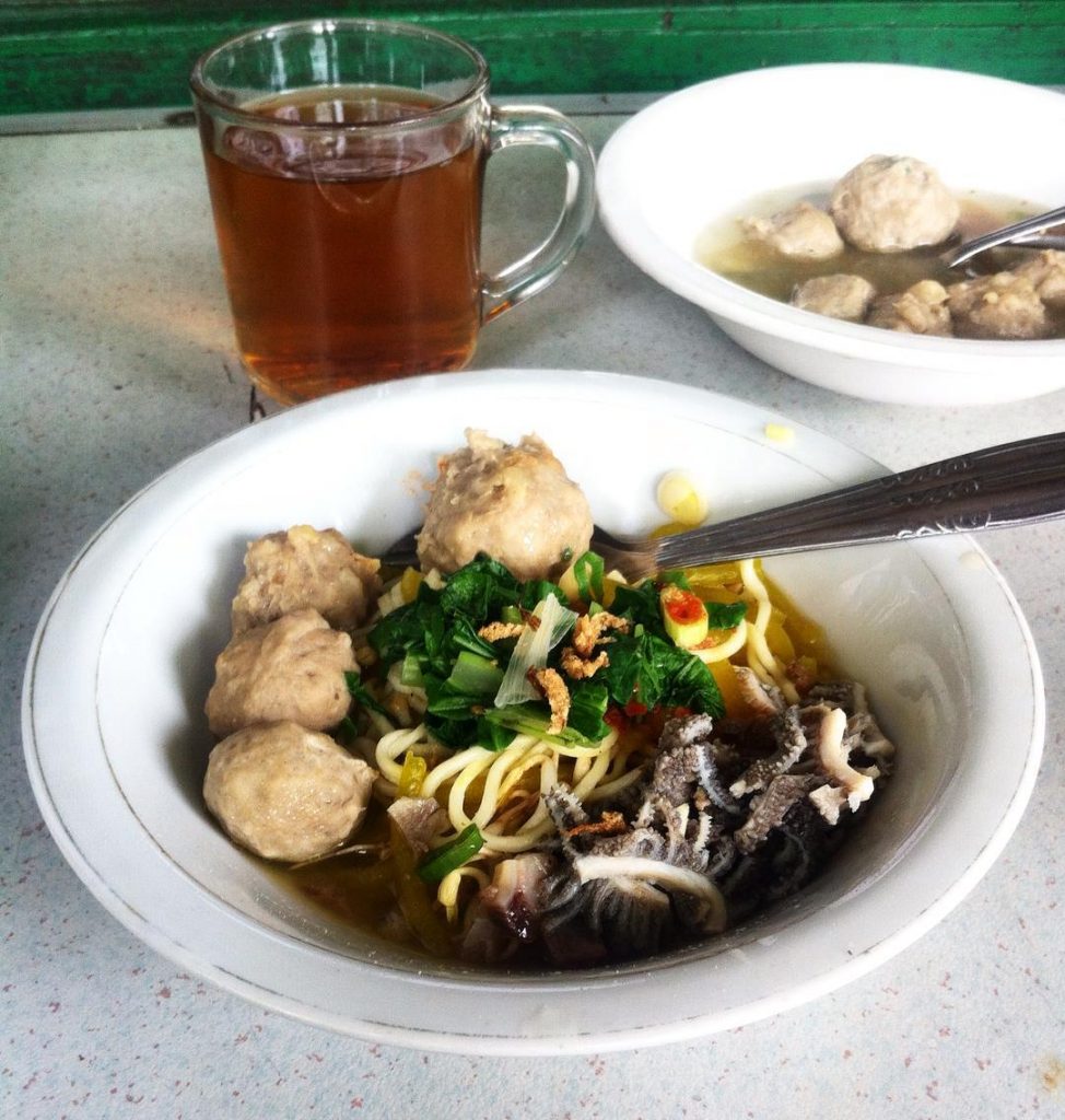 Legendaris Sejak 1955, Mie Baso Haji Oding di Ciamis Tetap Laris Manis