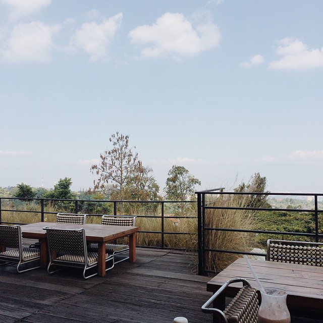 Restoran Rooftop di Bandung, Tempat Dinner Sempurna untuk Katakan Cinta